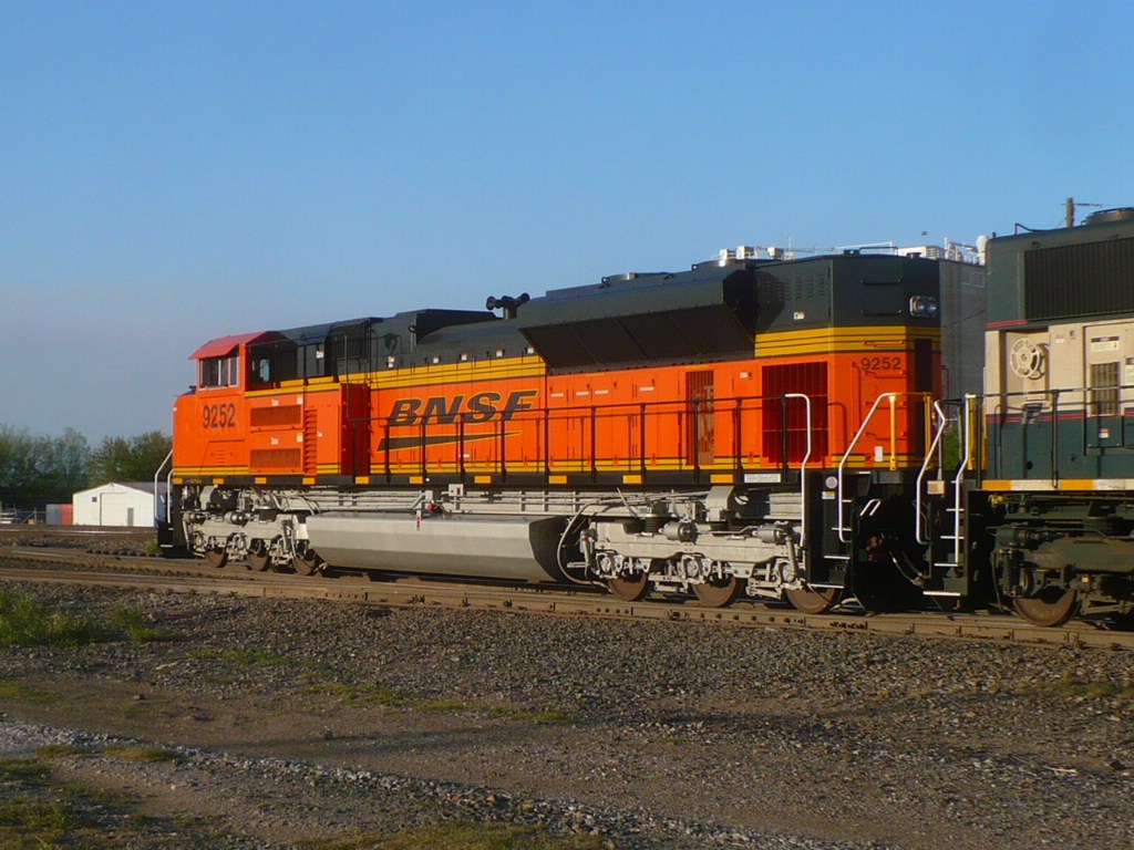 BNSF 9252